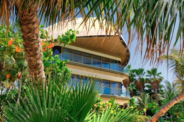 Sweden Beach Palace | 10 Luxury Waterfront Beach Palaces